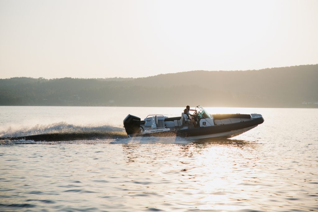 Airborne 8 – Sousa Marine – Premier Boat Sales and Services in Canada